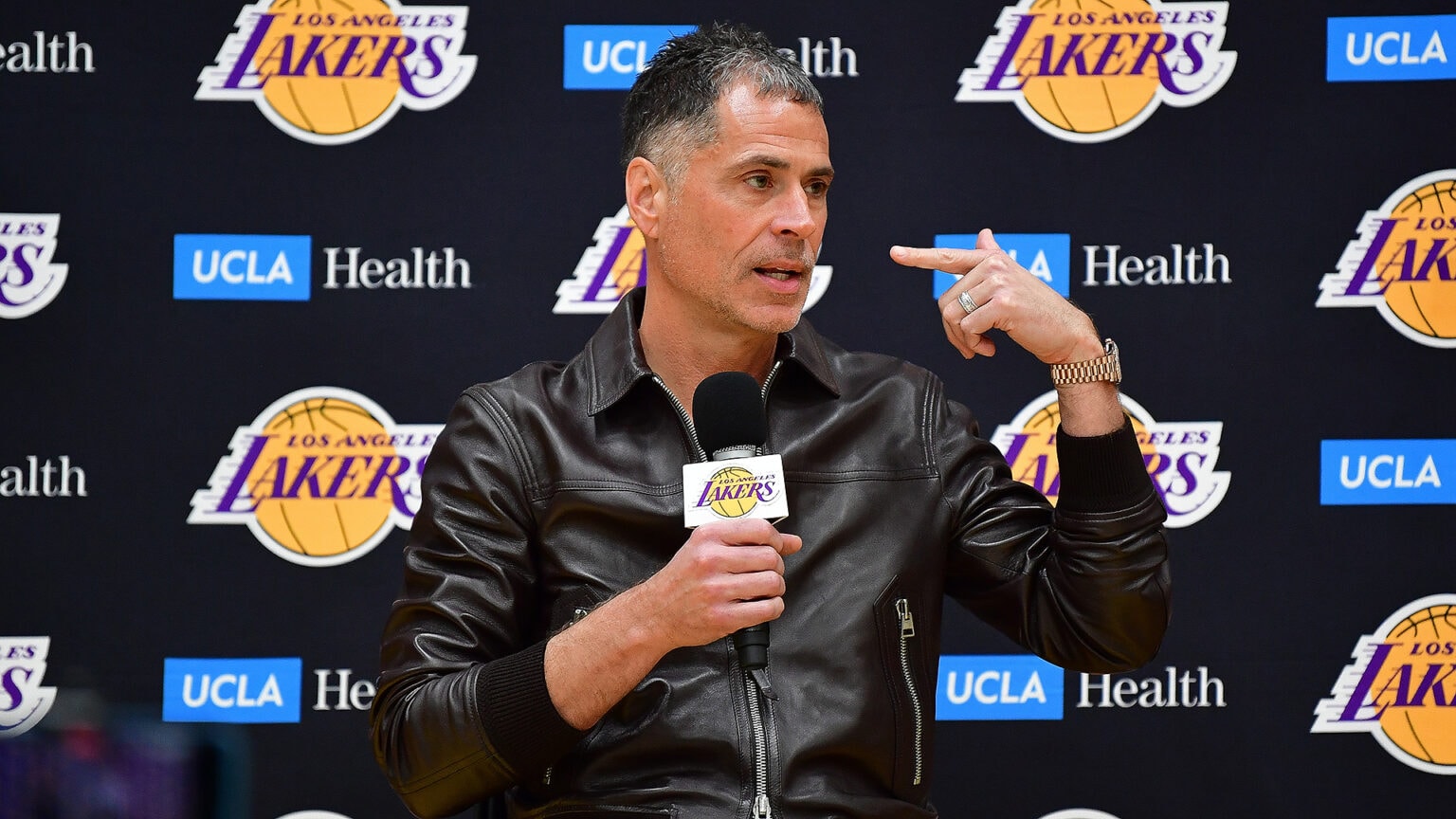 Lakers sign Rob Pelinka to contract extension | NBA.com