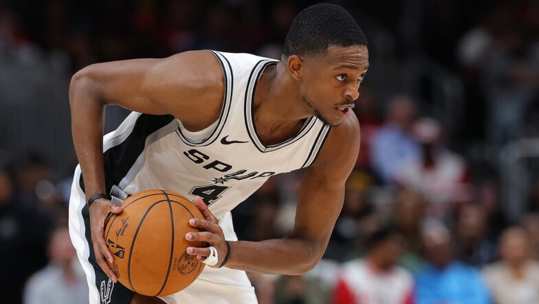 Spurs guard De'Aaron Fox to have season-ending surgery on left pinkie ...