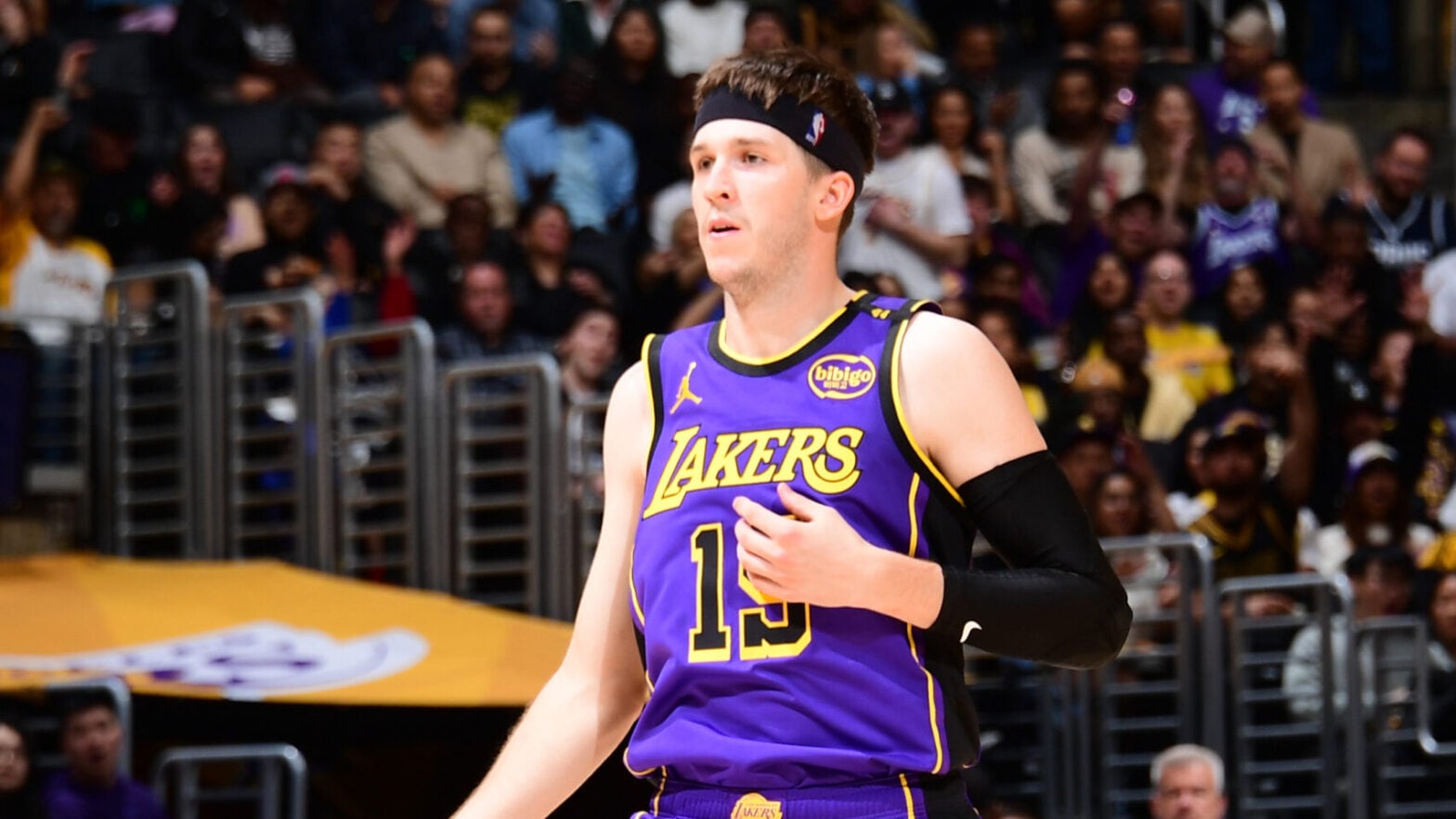 Lakers G Austin Reaves sidelined by right calf injury in first quarter ...