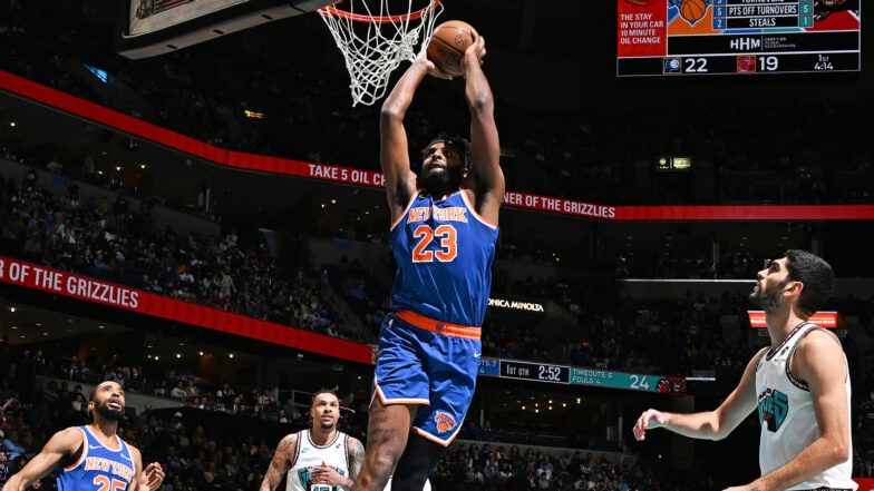 Mitchell Robinson makes season debut for Knicks; Hukporti (knee) out ...