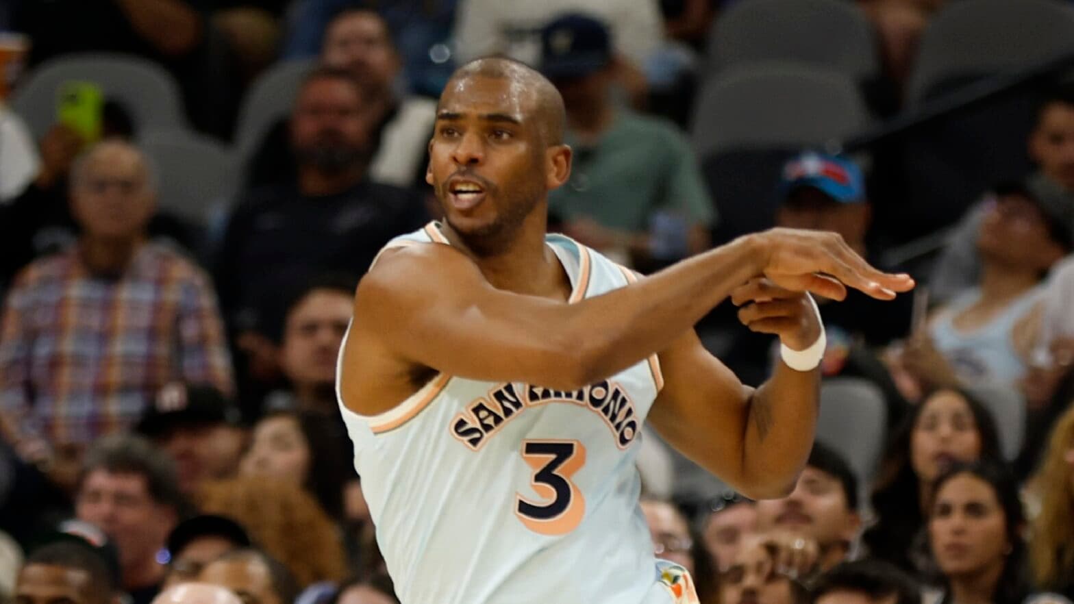 Spurs' Chris Paul makes history with 82 starts in 20th season | NBA.com