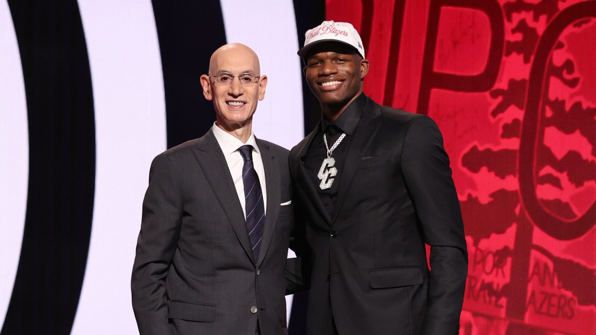 Grizzlies acquire rights to No. 11 pick Cedric Coward from Blazers ...