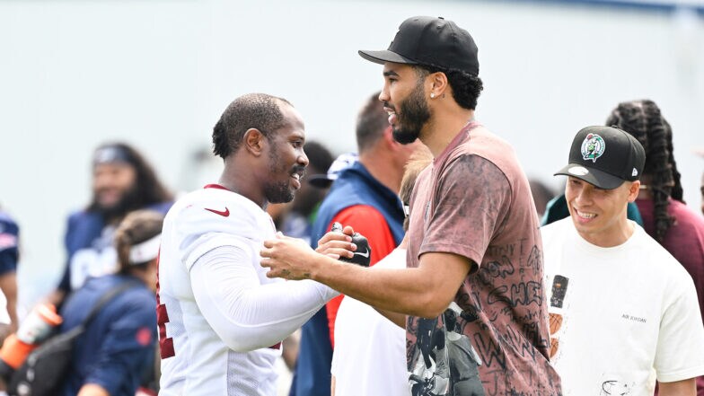 Celtics' Jayson Tatum seen without boot or brace at Patriots training ...