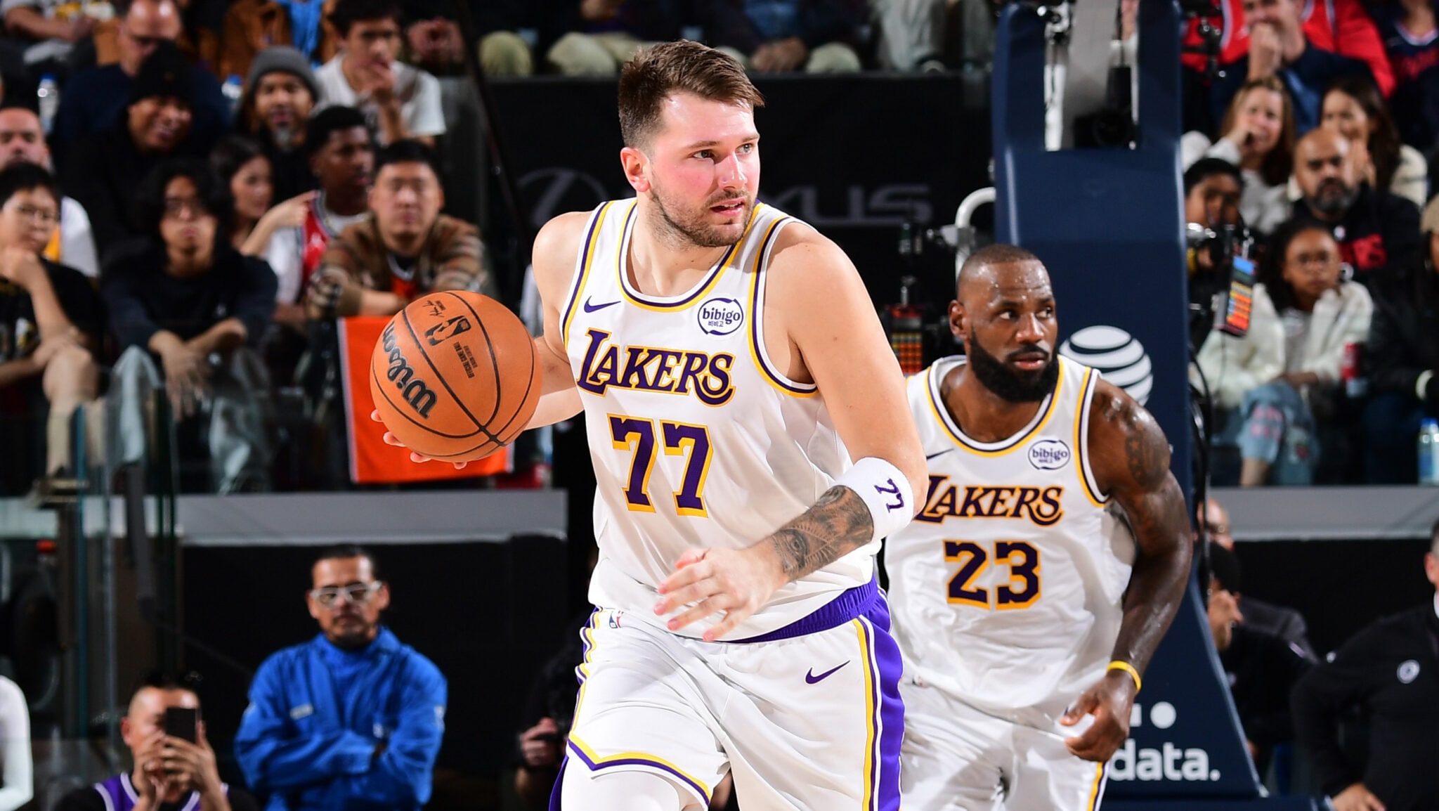 Luka Dončić exits game vs. Clippers with left leg contusion | NBA.com