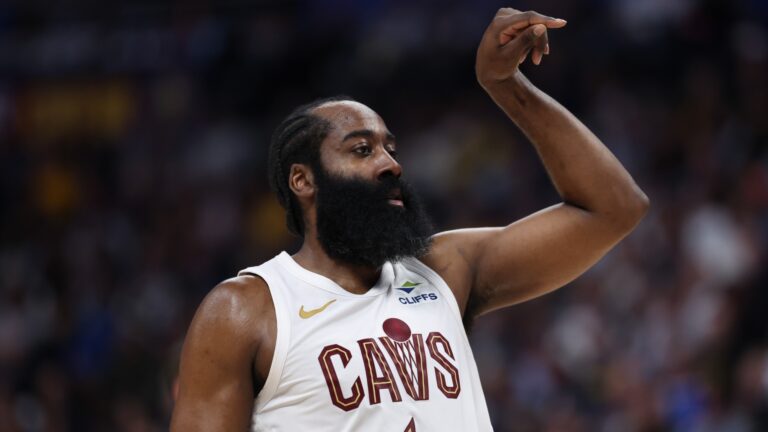 Cavaliers return from break, hold first full practice