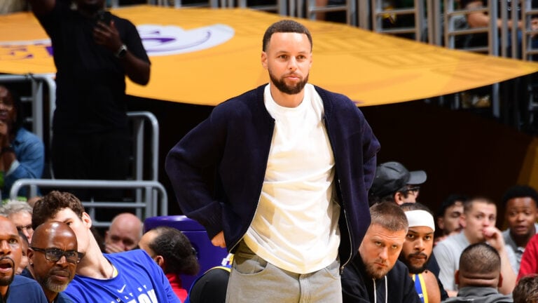 Report: Stephen Curry still sidelined; Porziņģis scores 12 in Warriors ...