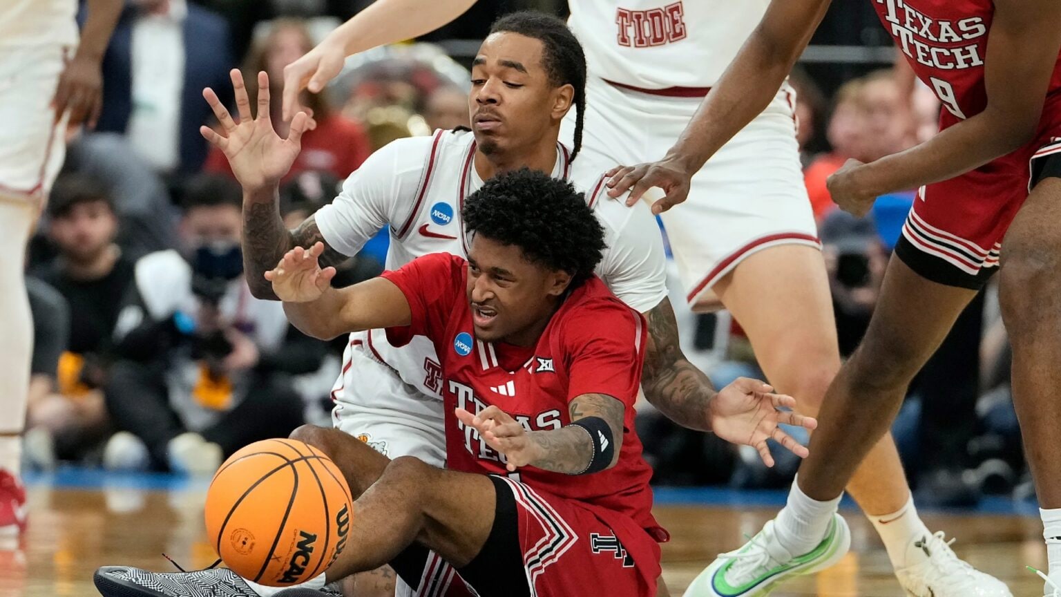 NCAA Tournament: Alabama roars past Texas Tech