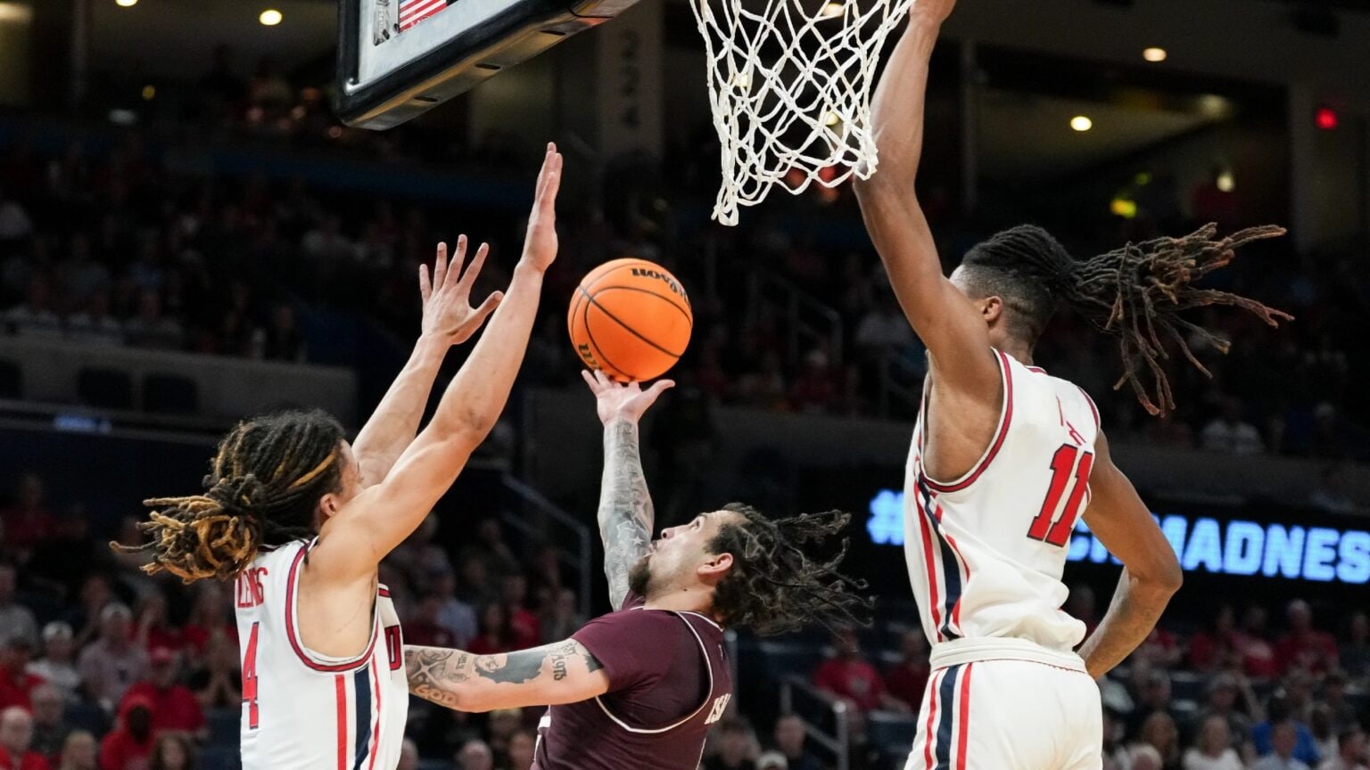 No. 2 seed Houston moves into Sweet 16 with rout of Texas A&M | NBA.com