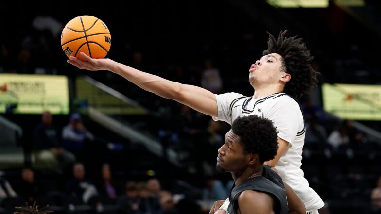 Top basketball recruit Tyran Stokes commits to Kansas over Kentucky ...