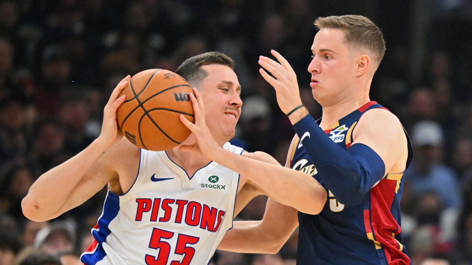 Pistons guard Duncan Robinson out with sore back in Game 5 | NBA.com