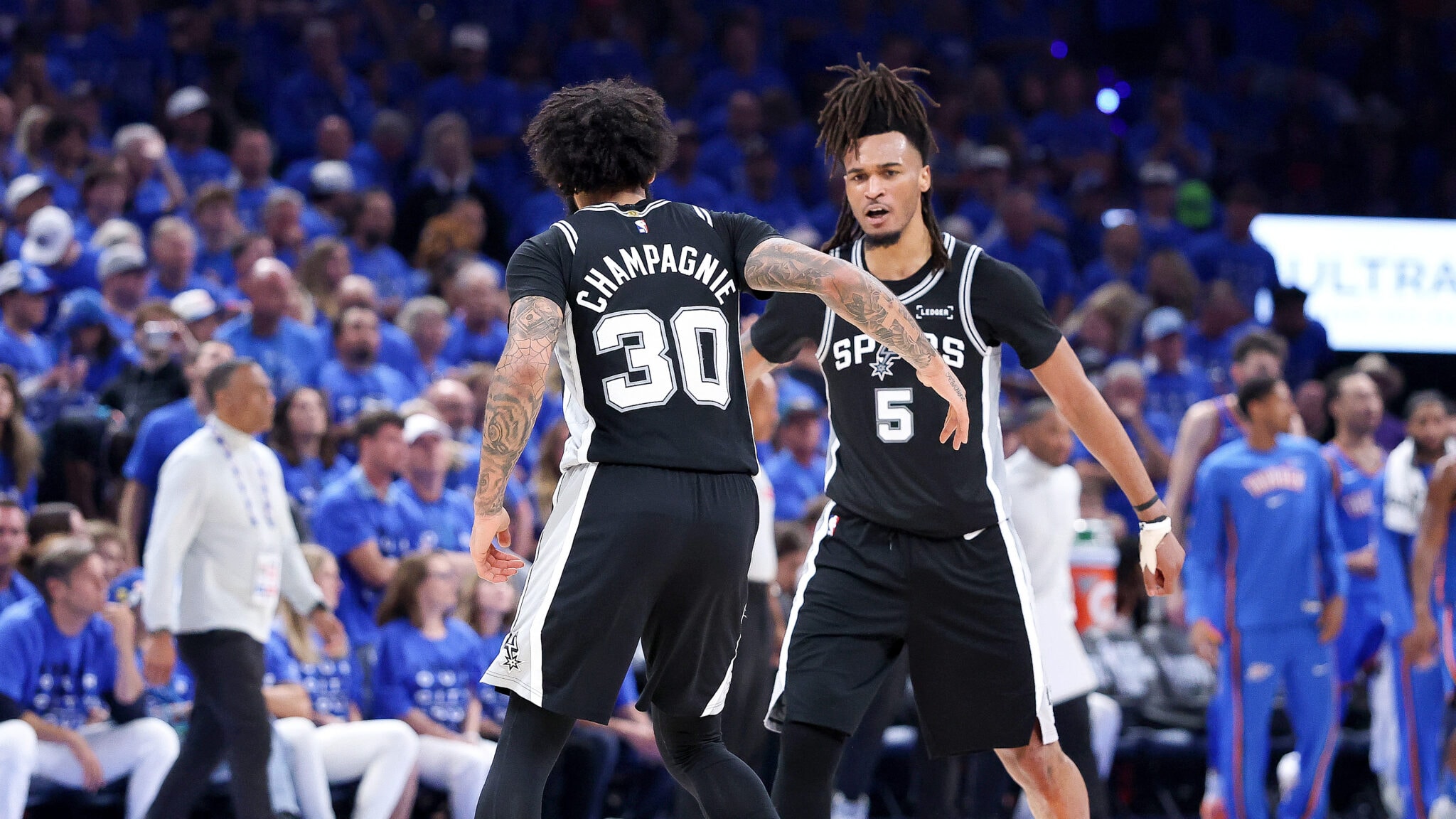 Spurs not letting lack of experience hold them back