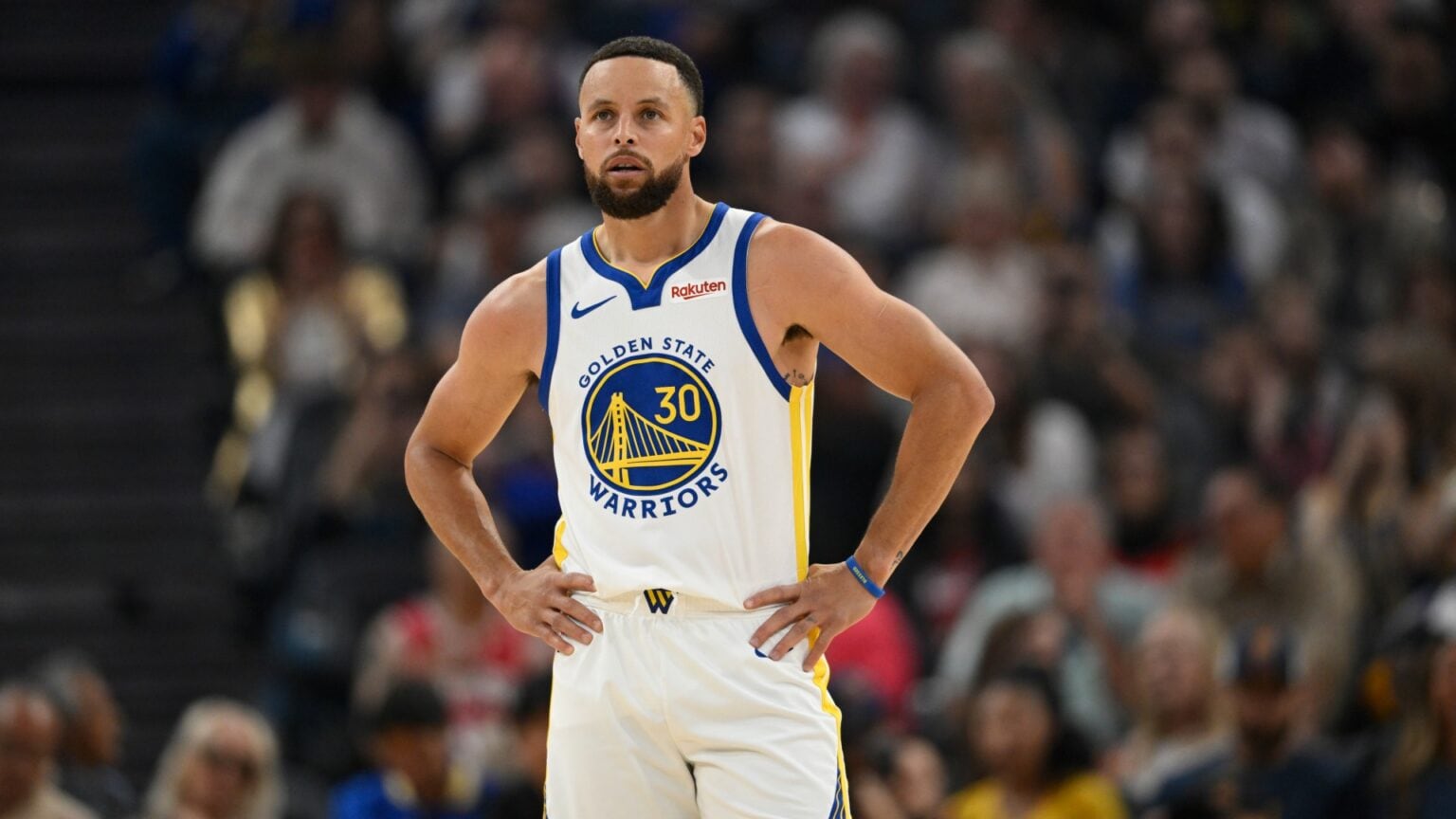Stephen Curry inks deal with Chinese sportswear company Li-Ning | NBA.com