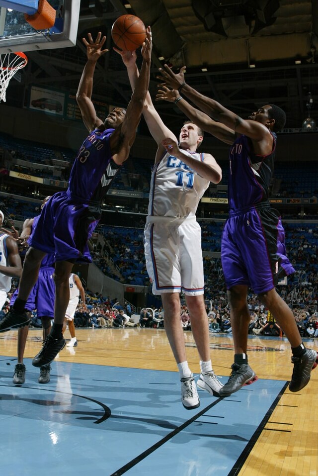 Zydrunas Ilgauskas | 1998-2001 Photo Gallery | NBA.com