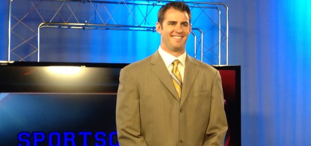 Jason Smith learns broadcasting pointers at Sportscaster U | NBA.com