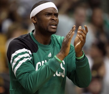 While Bradley's Down, Dooling Uplifts | NBA.com