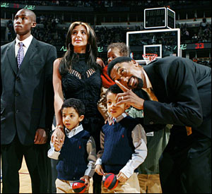 Chicago Bulls retire Scottie Pippen's No. 33 | Chicago Bulls