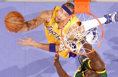 LAKERS SIGN IRA NEWBLE FOR REMAINDER OF SEASON | NBA.com