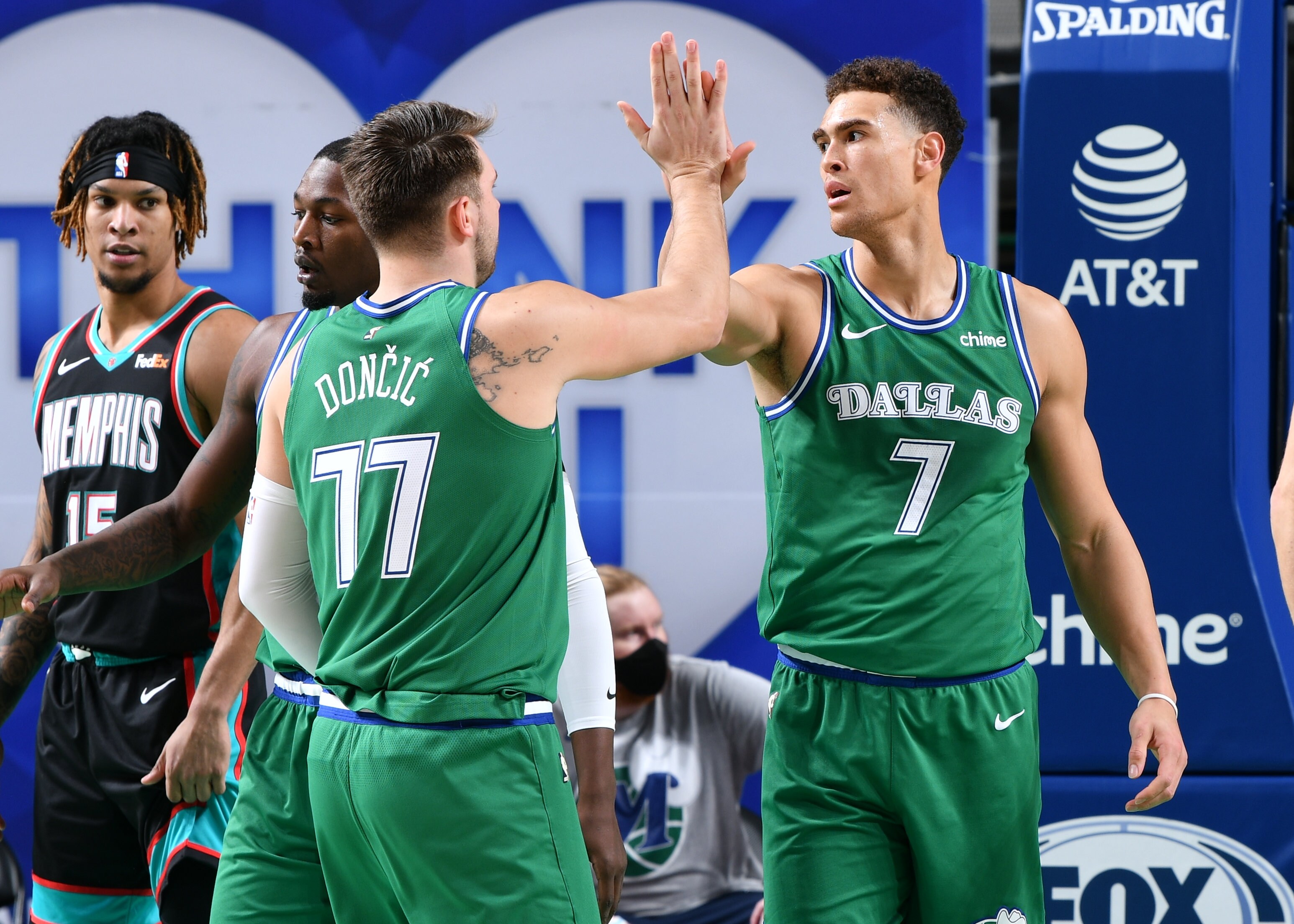 Preview: Mavs getting ready to play Cavs twice in a three-day span ...