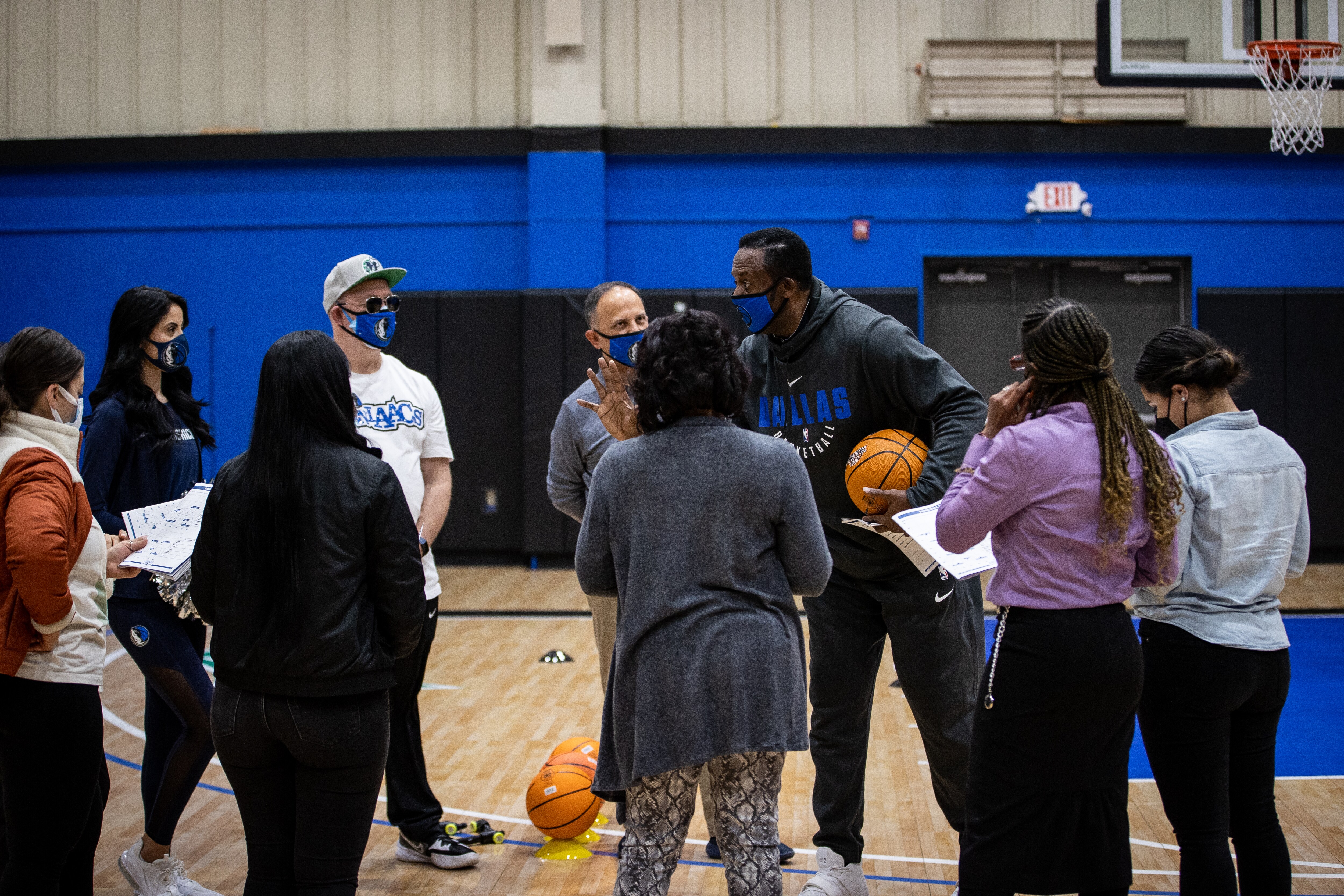 Dallas Mavericks bring “Science of Basketball” to Dallas ISD classrooms ...