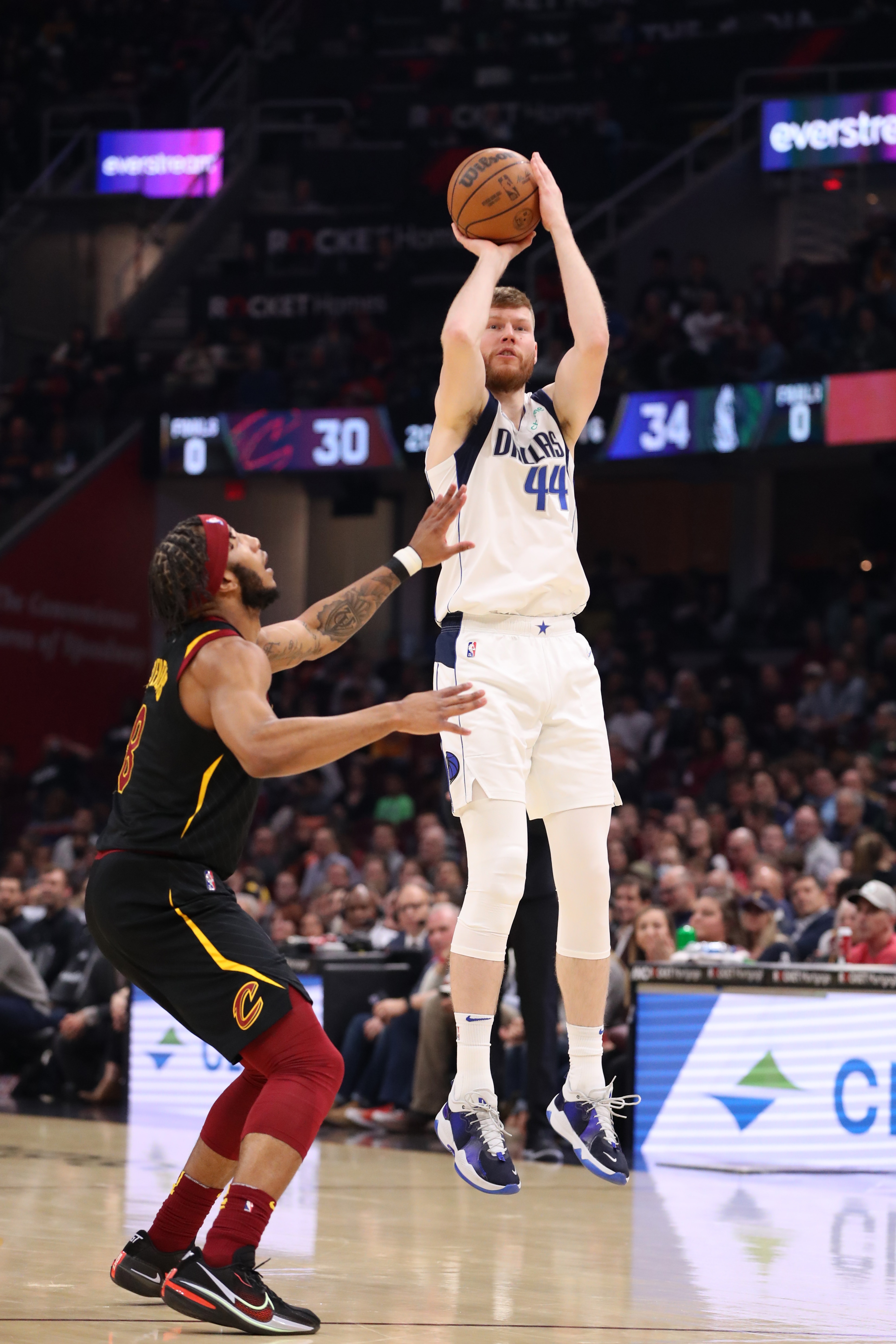 Bertans made it to NBA by overcoming finger injury on his shooting hand ...