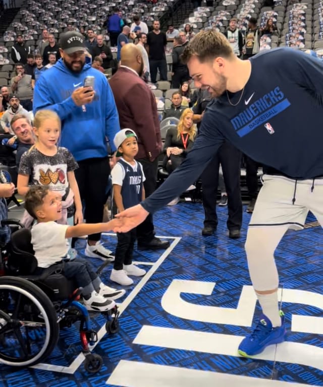Dallas Mavs make holiday wishes come true for a local TikTok star with ...