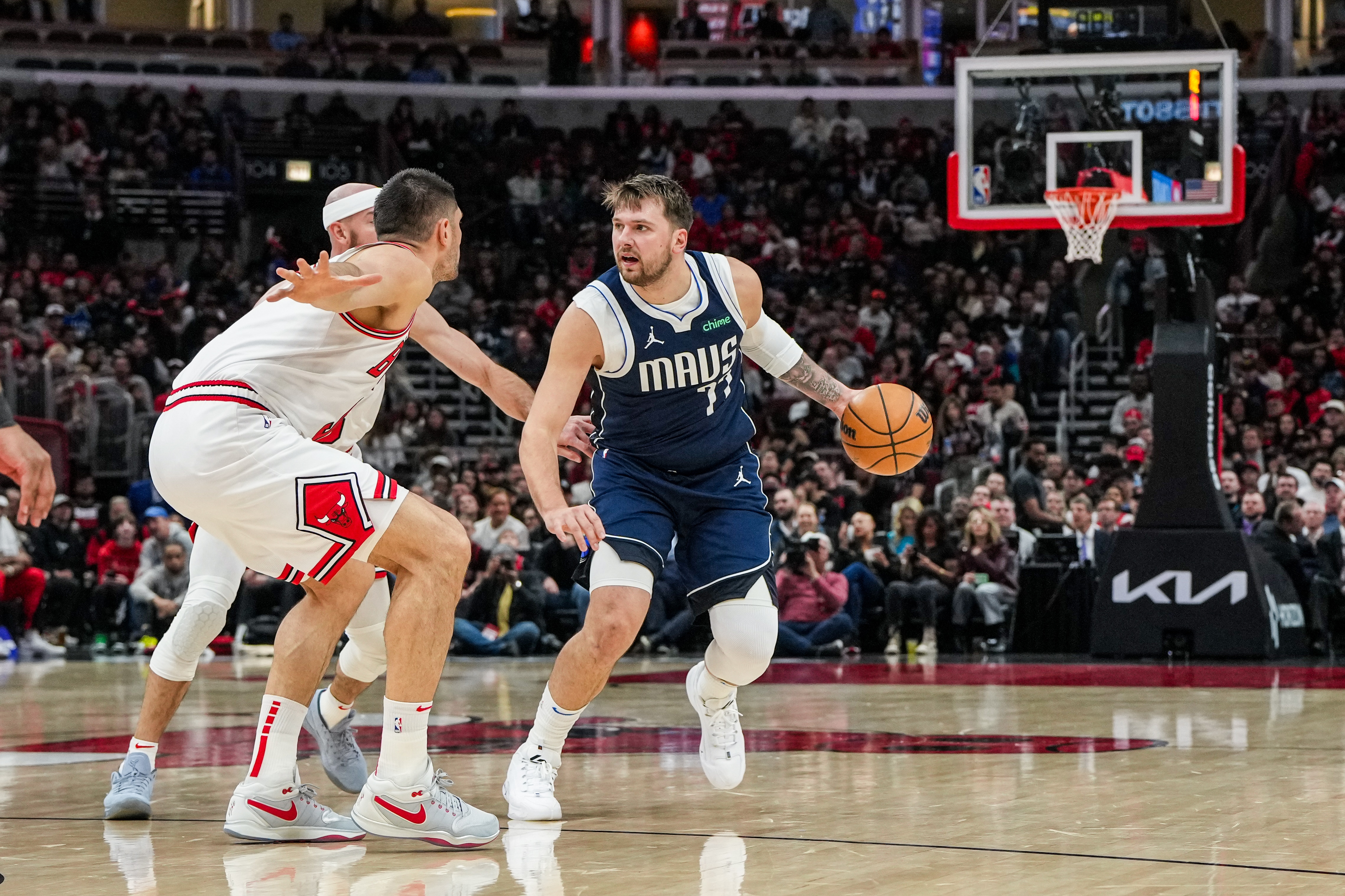 Gafford, Lively set combined record as Mavs run over Bulls, 127-92 ...