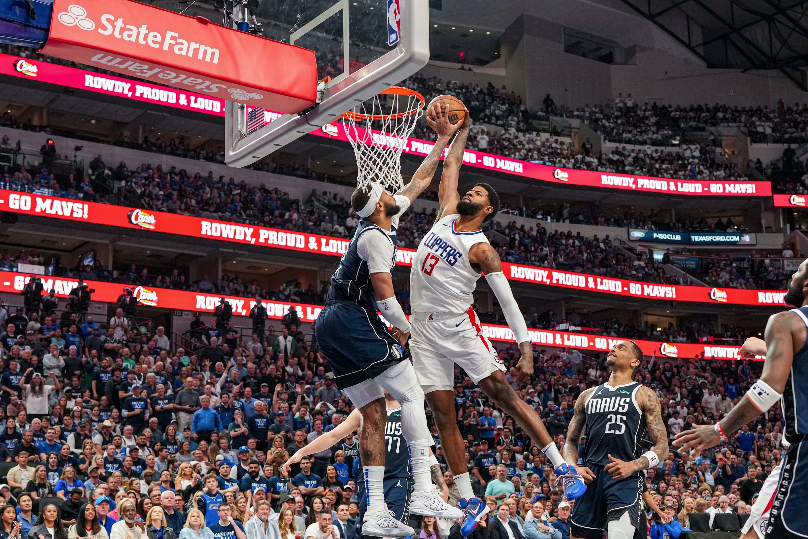 Daniel Gafford had a nice bounce-back outing in Game 3 | Dallas Mavericks