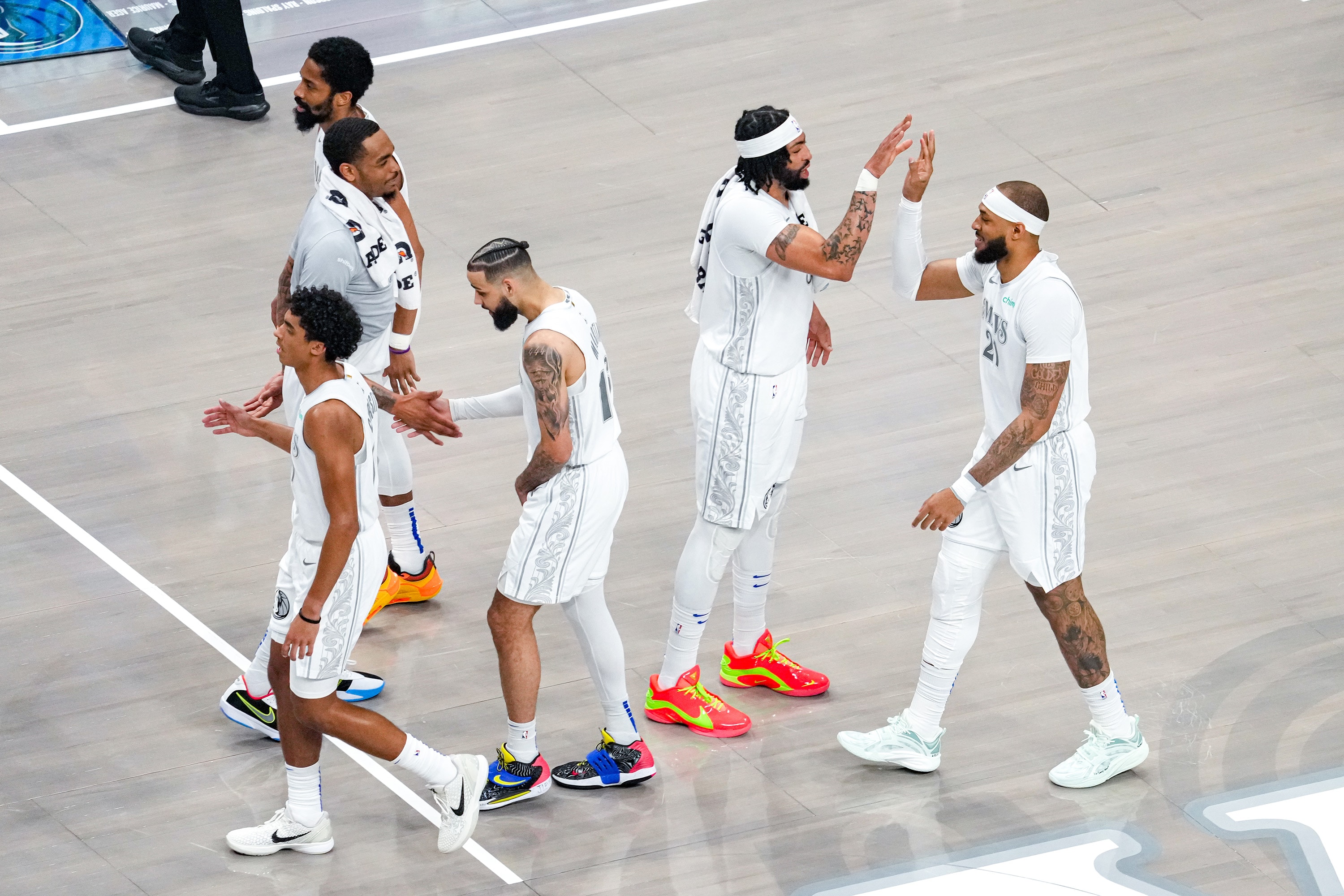 Hope is a good thing; Mavericks still have it with two games left ...