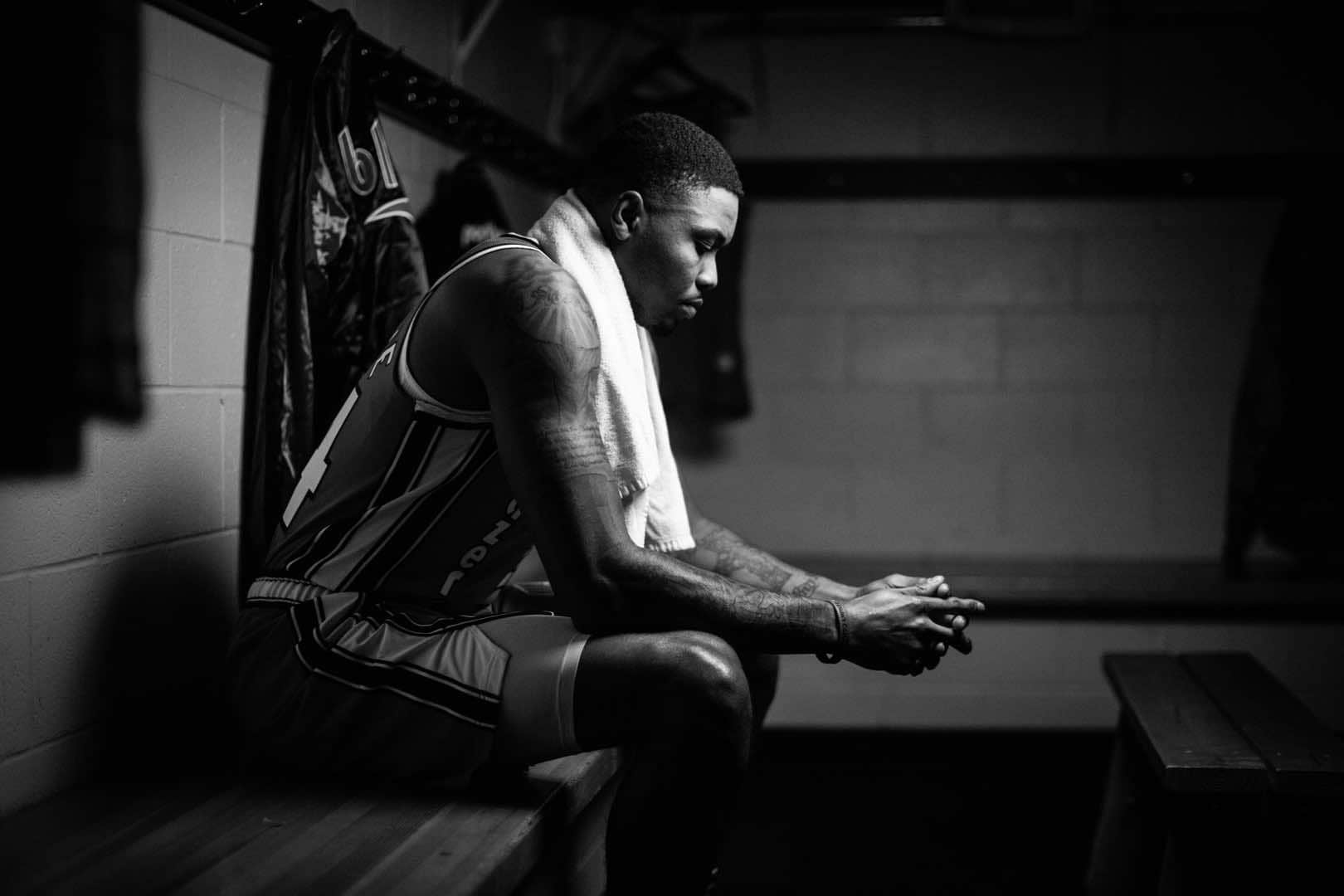 PHOTOS » Portraits in the locker room Photo Gallery | NBA.com