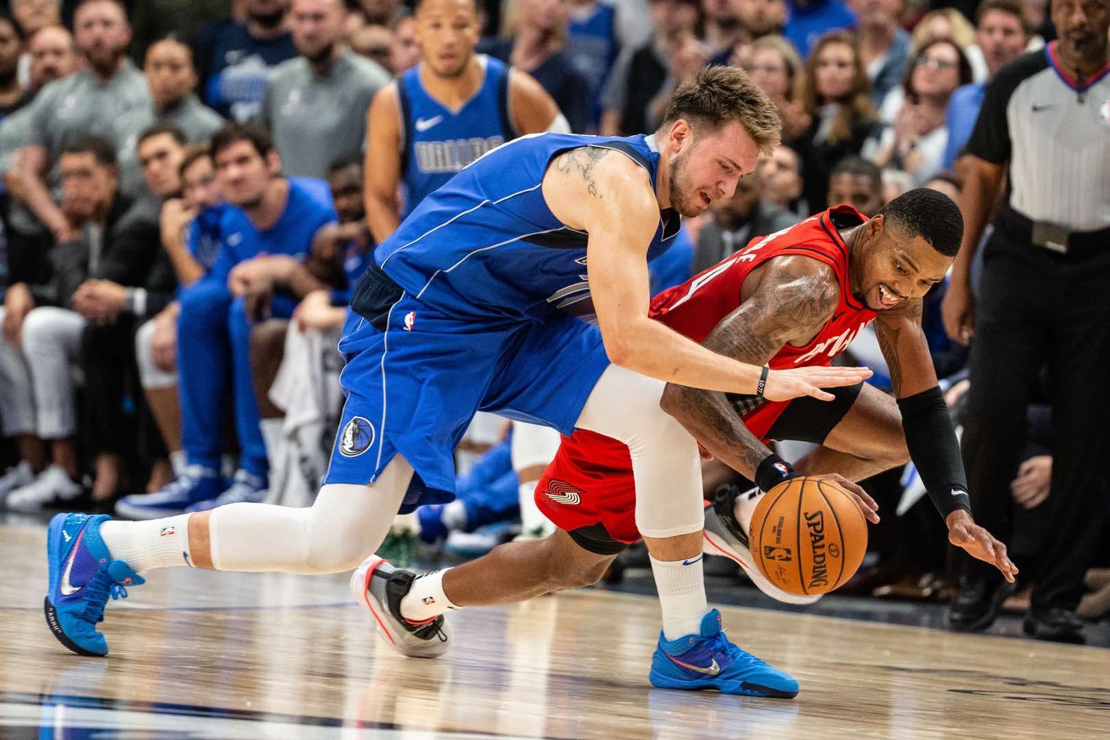 PHOTOS » Trail Blazers vs Mavs Photo Gallery
