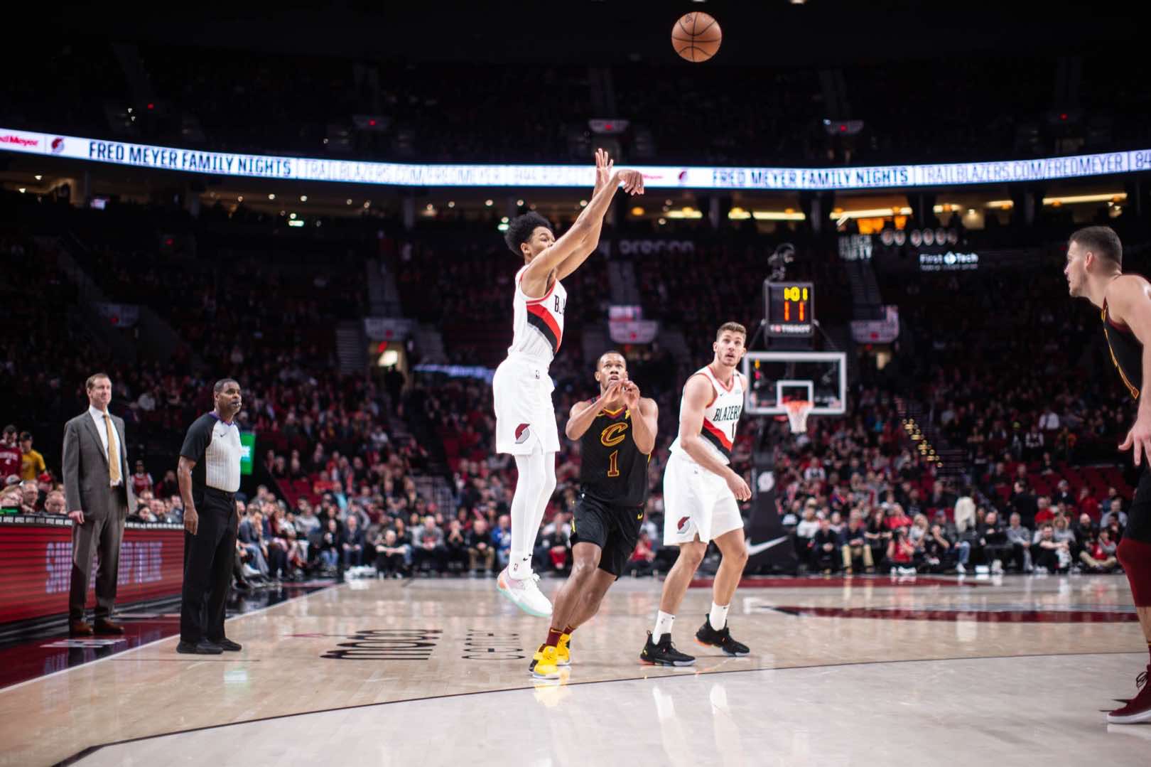 PHOTOS » Blazers vs Cavaliers Photo Gallery | NBA.com