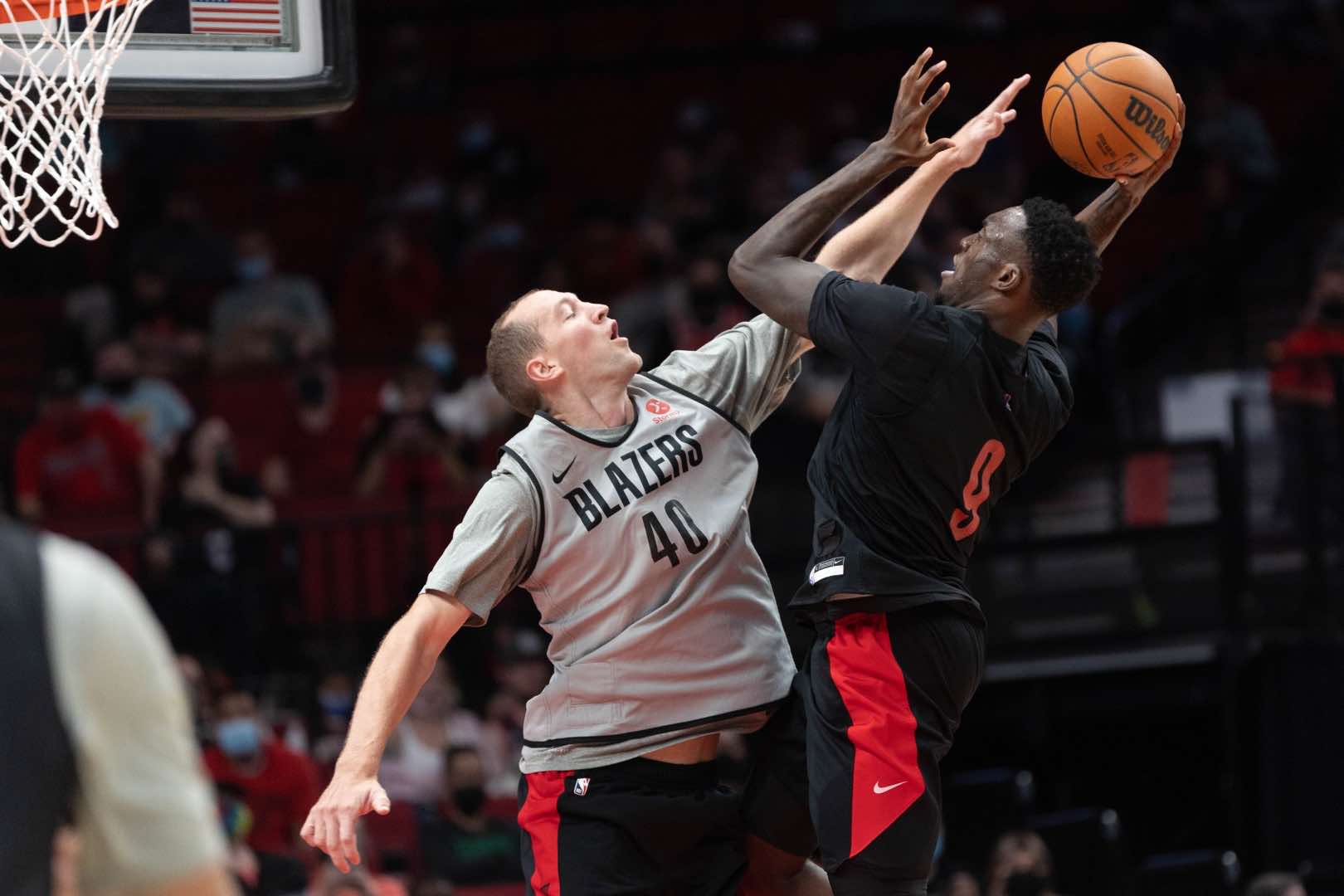 PHOTOS » Fans return to the Moda Center for Fan Fest Photo Gallery ...