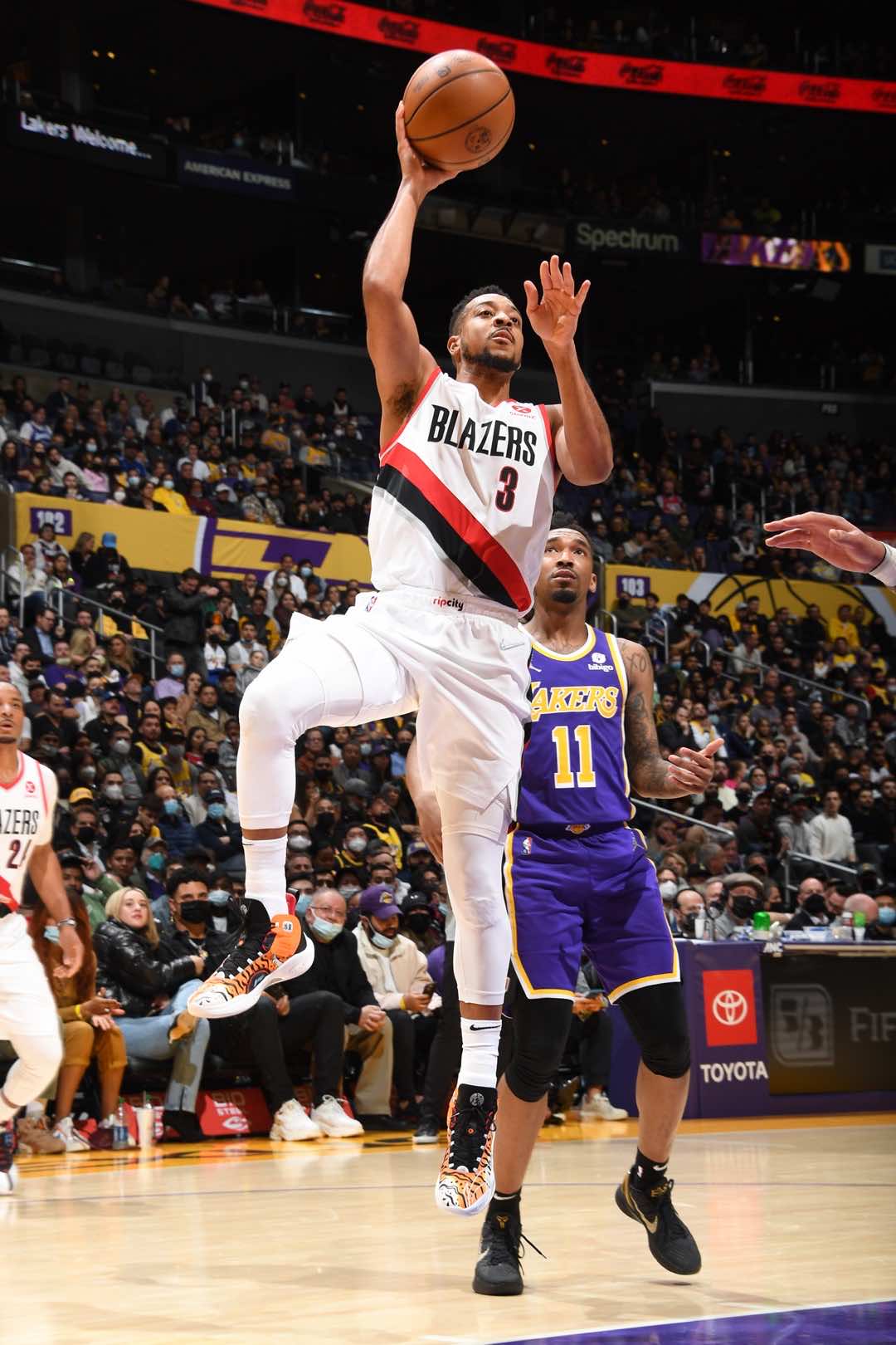 PHOTOS » Trail Blazers 94 VS. Lakers 99 on February 2, 2022 Photo Gallery