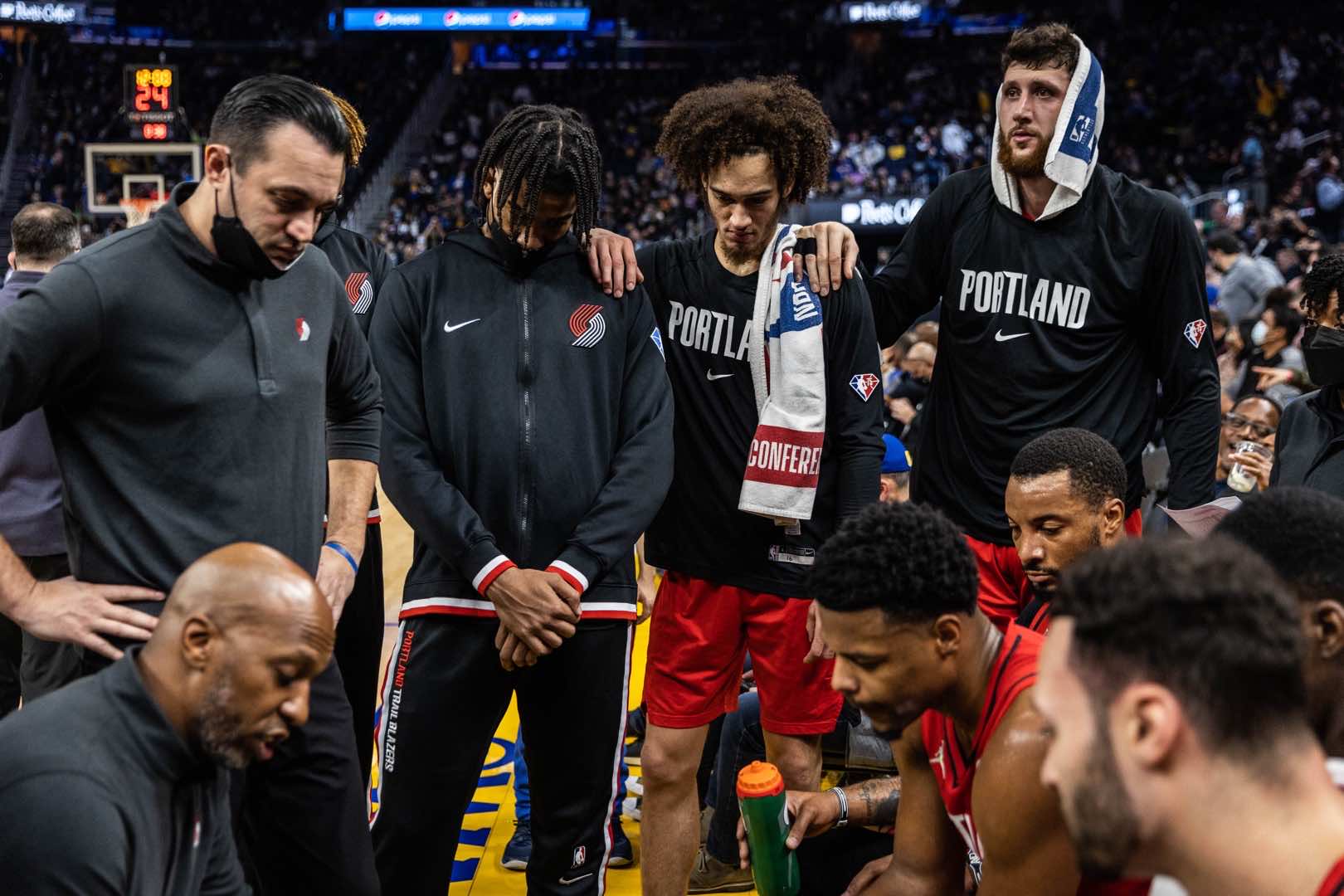 PHOTOS » Trail Blazers 94 VS. Warriors 104 on December 8, 2021 Photo ...