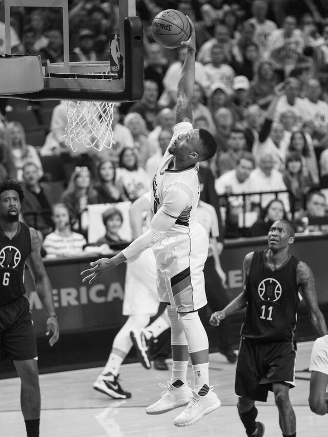 PHOTOS: THE BEST OF ROUND 1 Photo Gallery | NBA.com