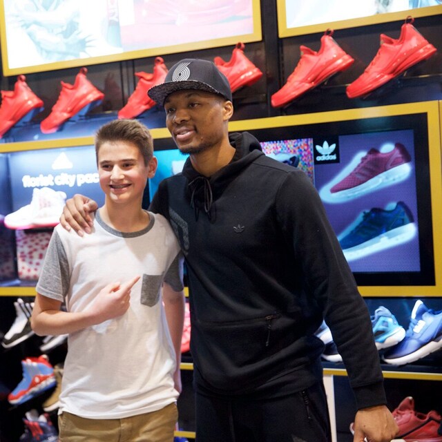 Photos: Dame Surprises Fans at Foot Locker Photo Gallery | NBA.com