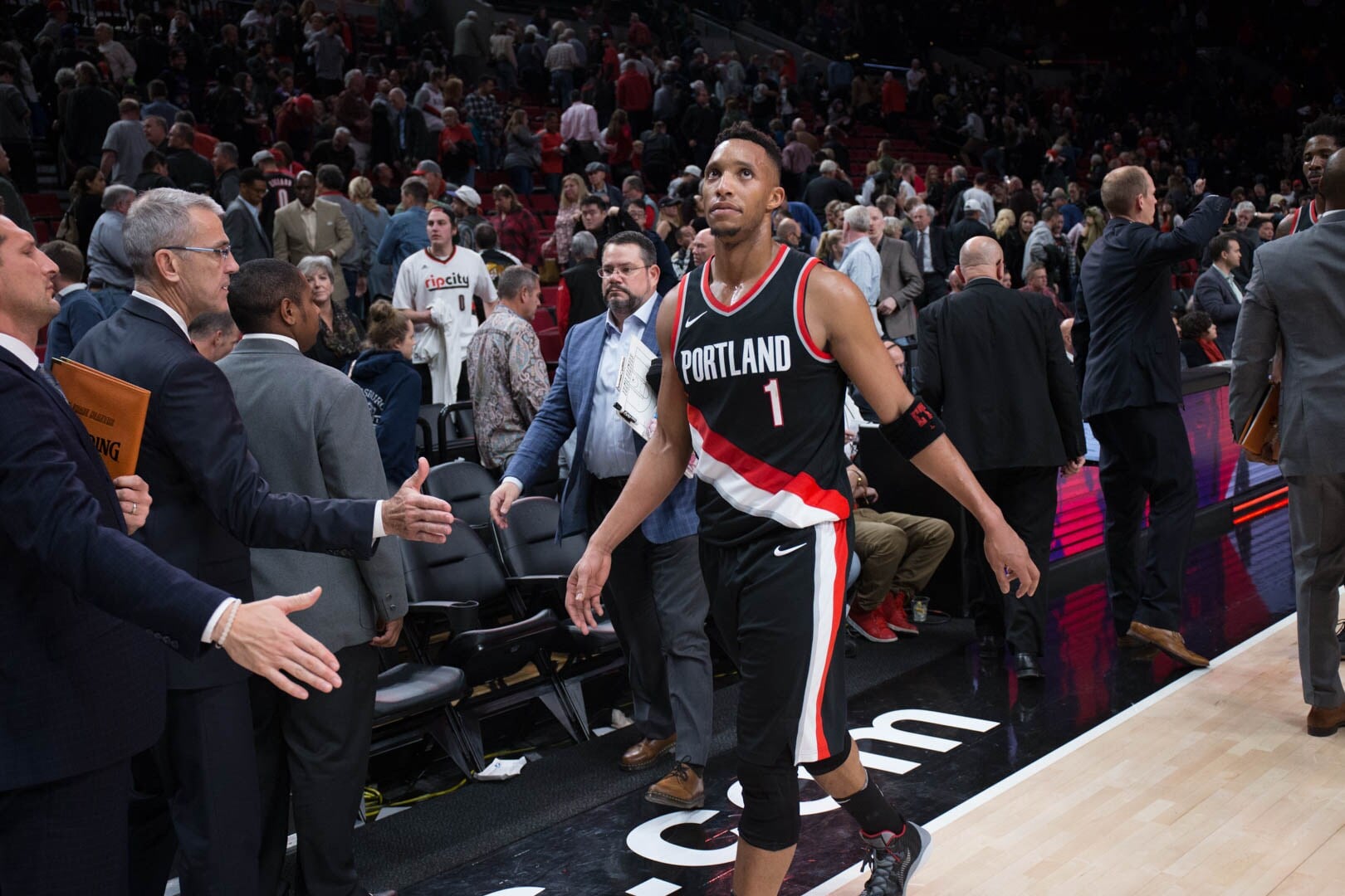 PHOTOS » Trail Blazers vs Raptors Photo Gallery | NBA.com
