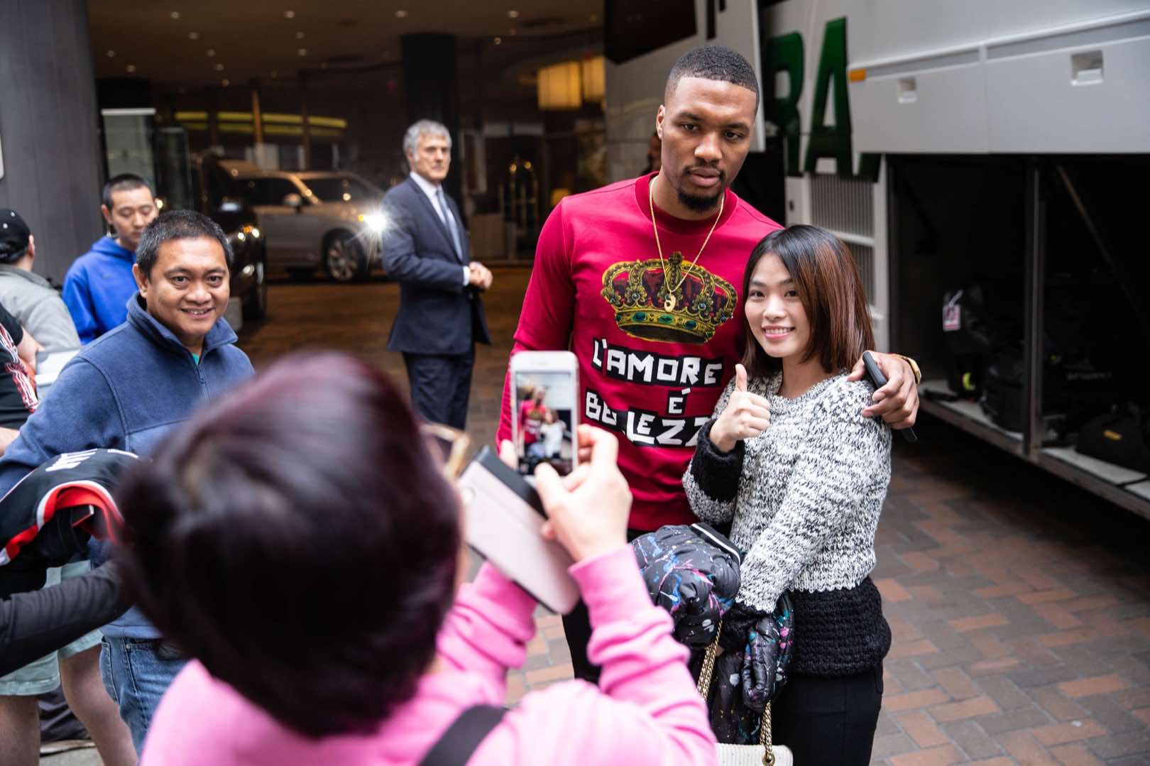 PHOTOS » Blazers vs. Raptors in Vancouver Photo Gallery | NBA.com