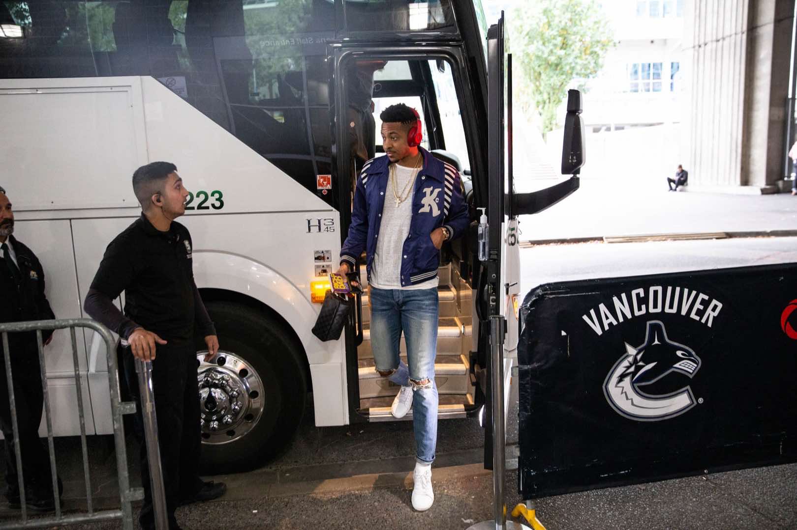 PHOTOS » Blazers vs. Raptors in Vancouver Photo Gallery | NBA.com