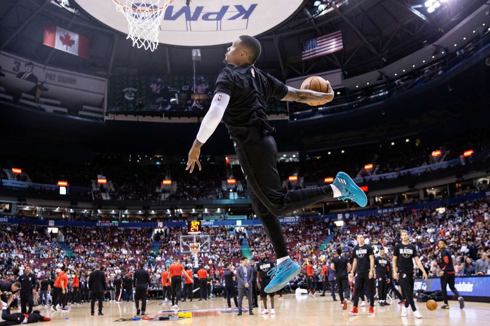 PHOTOS » Blazers vs. Raptors in Vancouver Photo Gallery