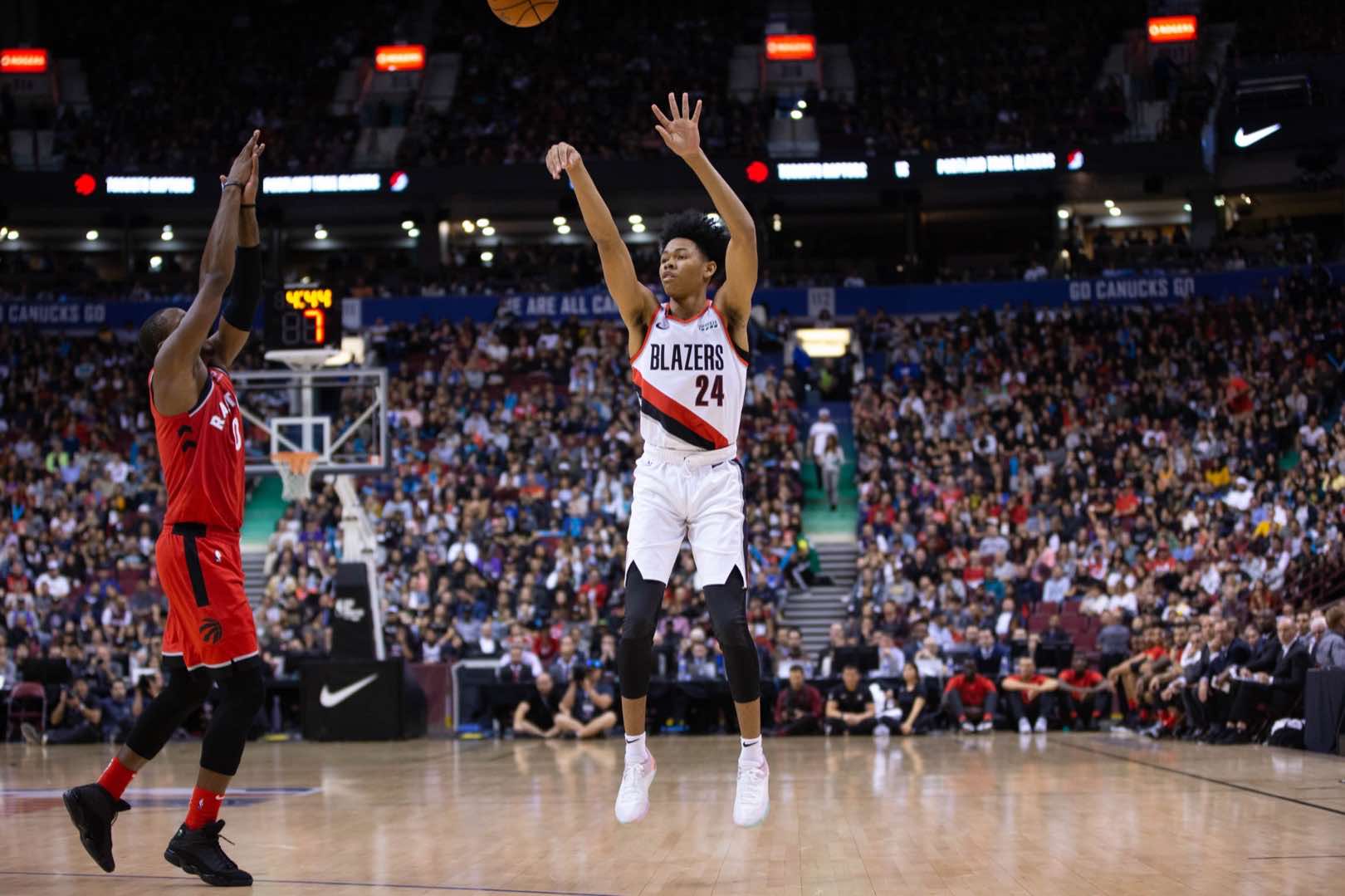 PHOTOS » Blazers vs. Raptors in Vancouver Photo Gallery | NBA.com