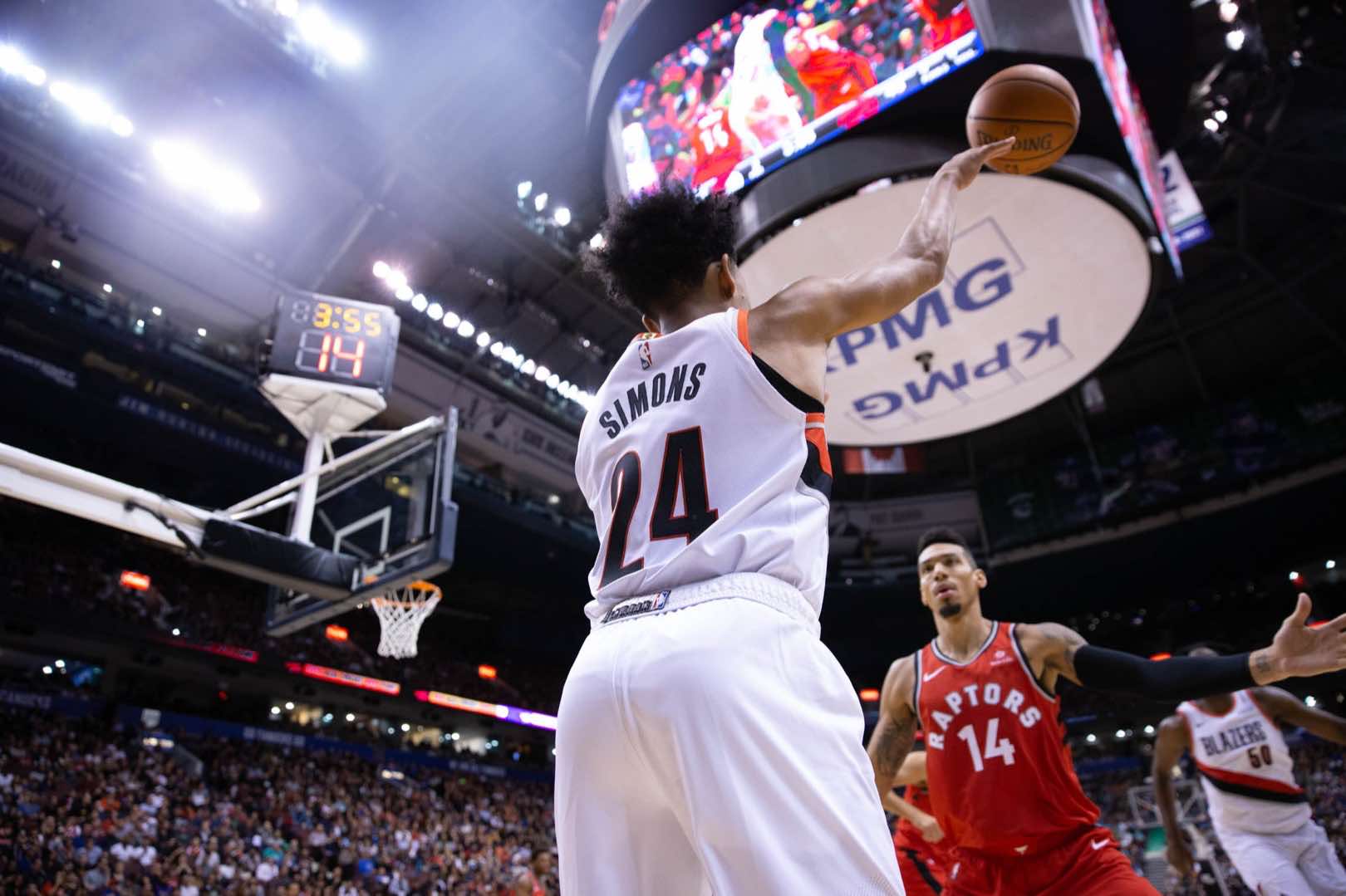 PHOTOS » Blazers vs. Raptors in Vancouver Photo Gallery | NBA.com