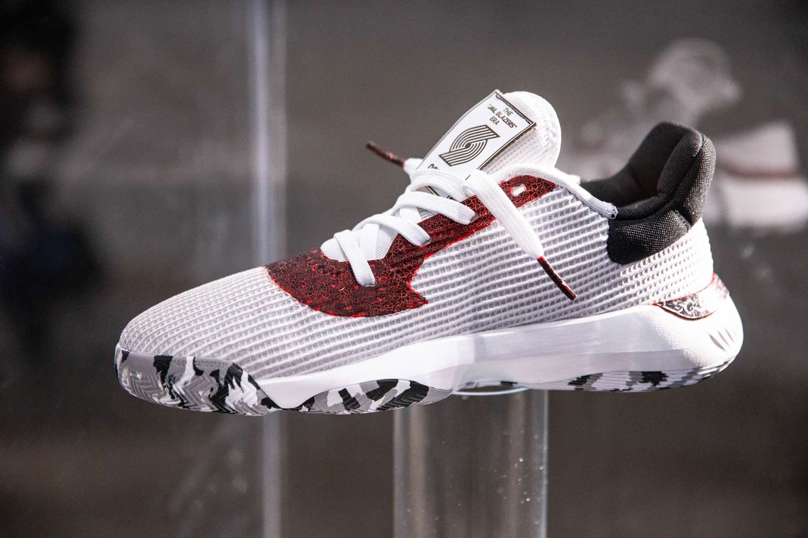 PHOTOS » 50th anniversary court Photo Gallery | NBA.com