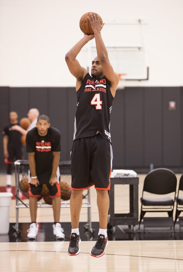 Arron Afflalo and Alonzo Gee Arrive in Portland Photo Gallery | NBA.com