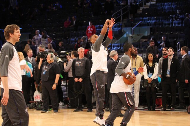 Pre-Game Warm-Ups at MSG Photo Gallery | NBA.com
