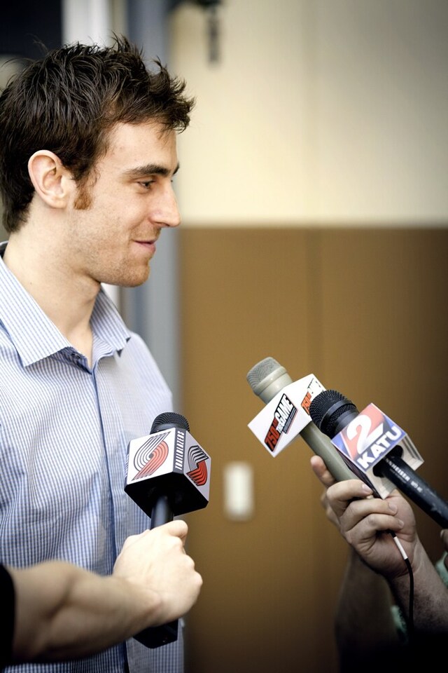 Welcome To Rip City Victor Claver Photo Gallery | NBA.com