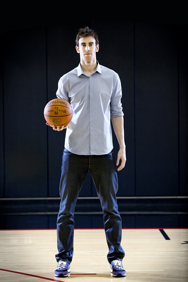 Welcome To Rip City Victor Claver Photo Gallery | NBA.com