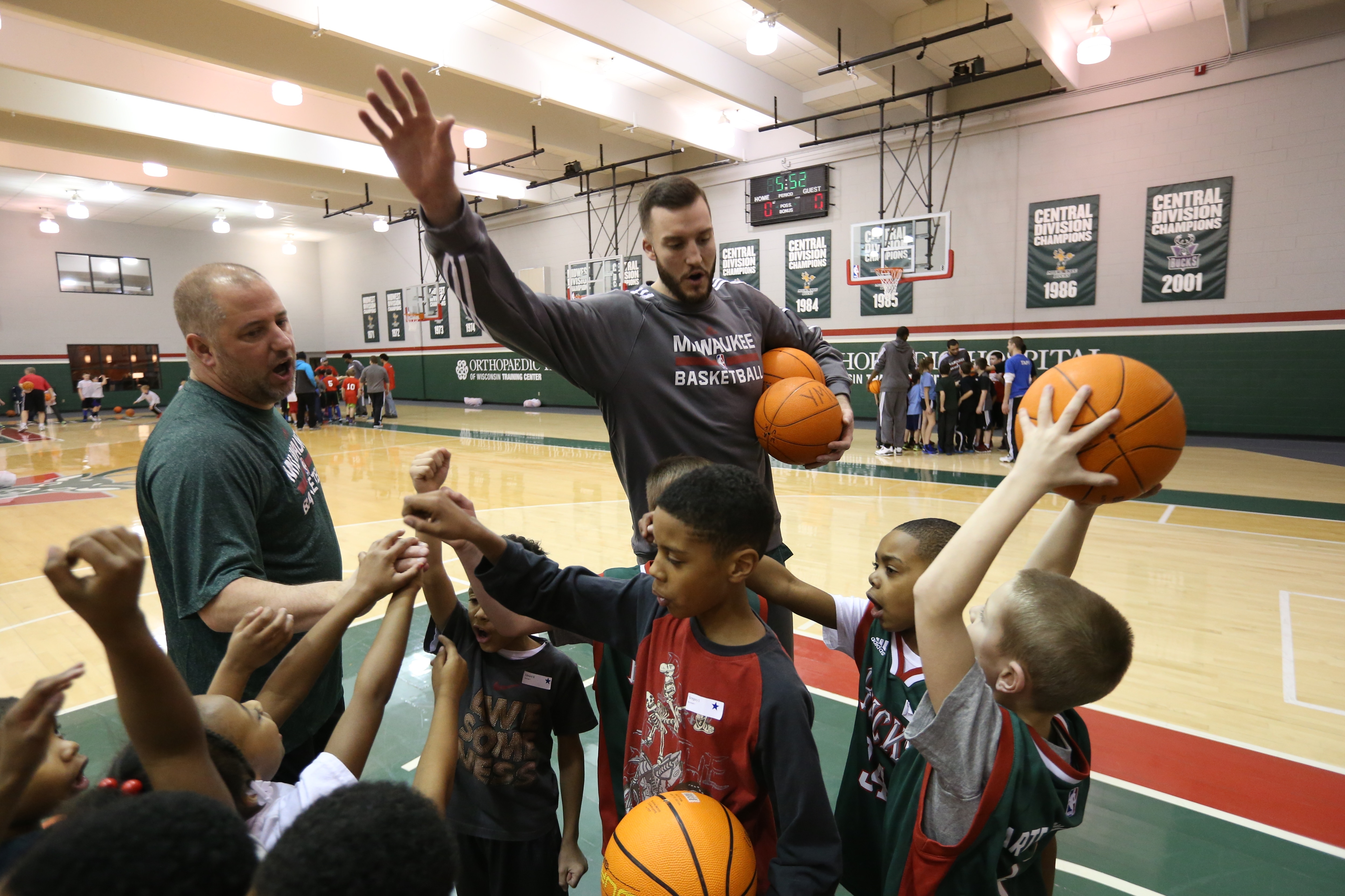 Bucks Host Annual YMCA Clinic | Milwaukee Bucks