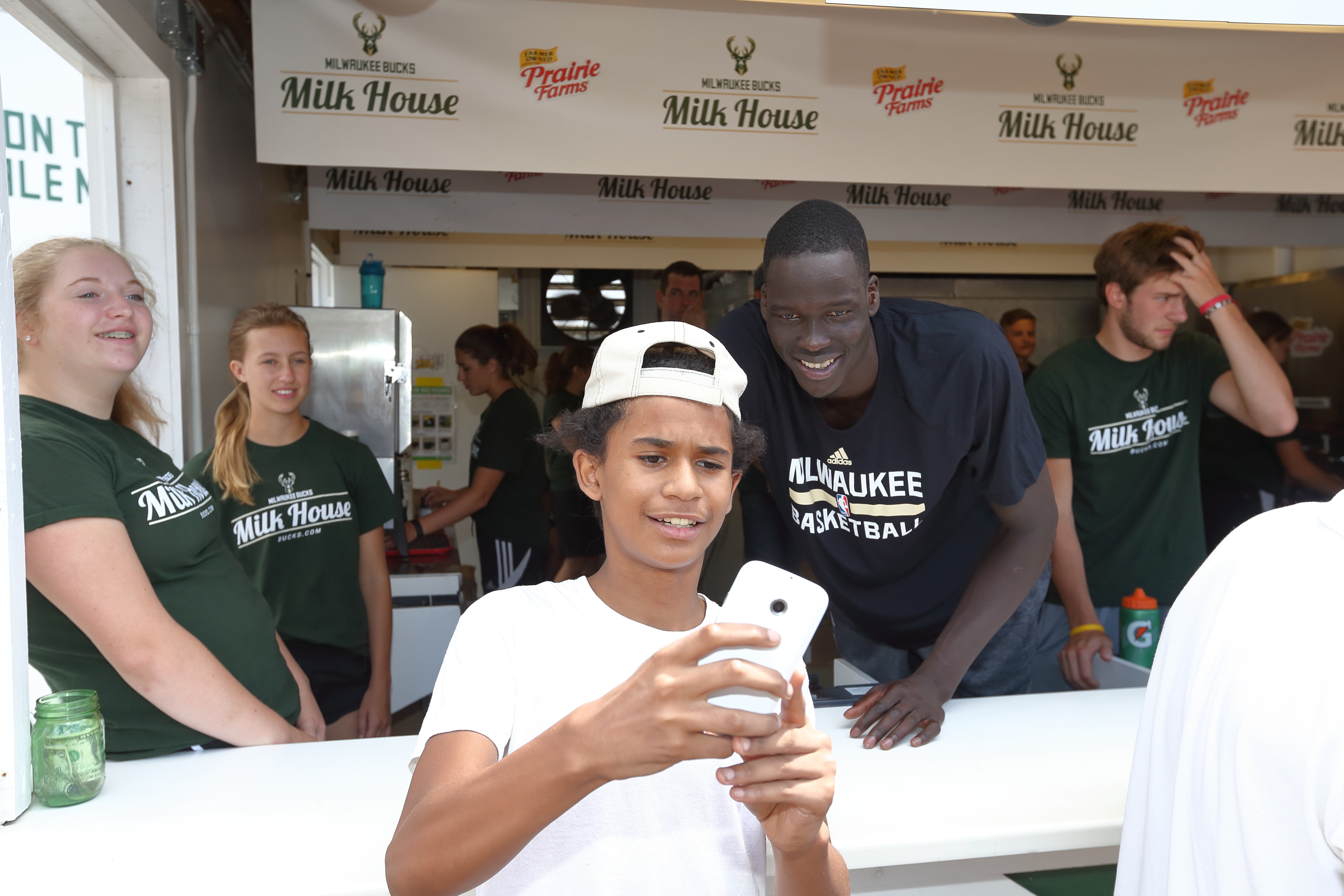 Thon Makers Visits The Wisconsin State Fair | Milwaukee Bucks