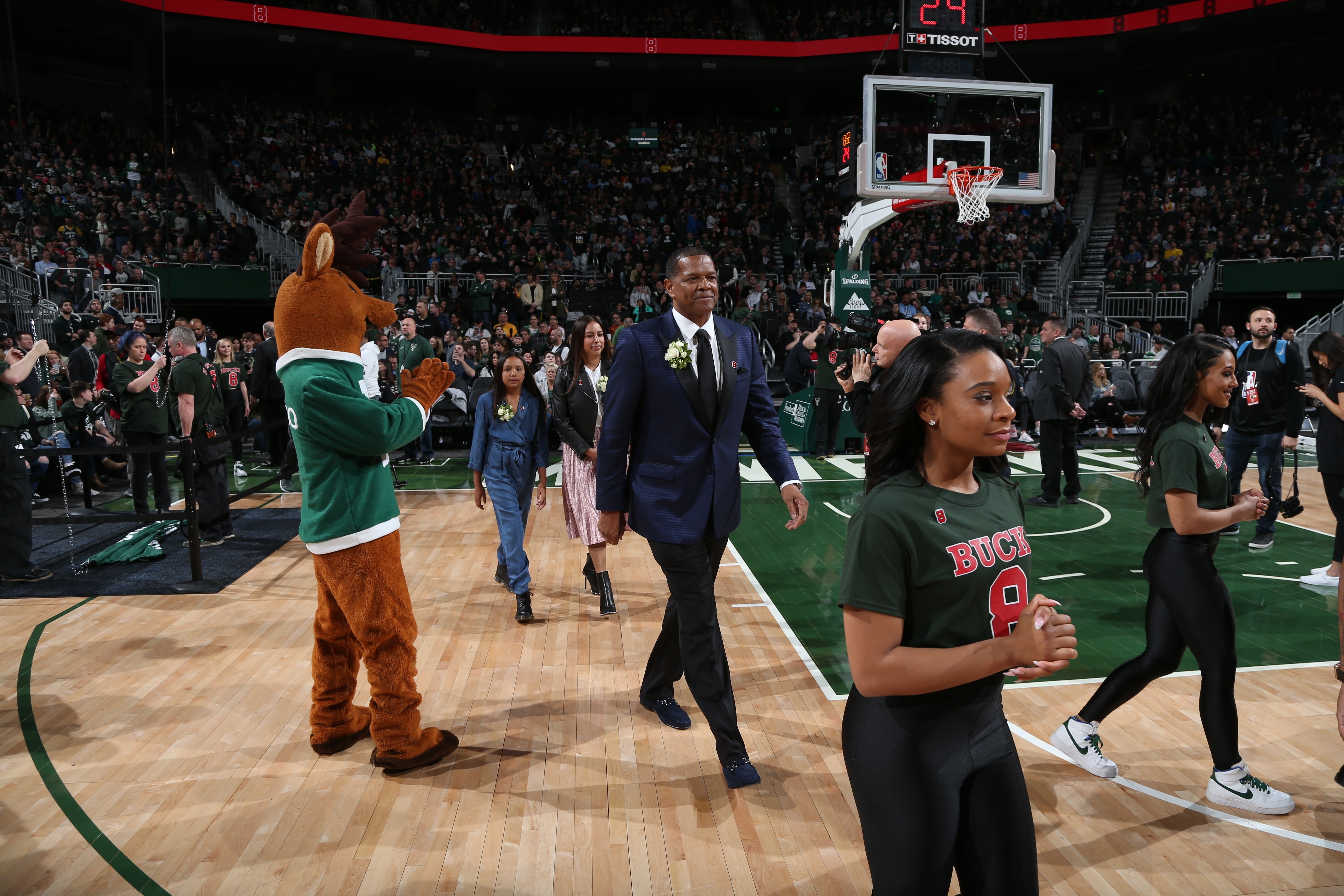 Marques Johnson's Jersey Retirement Ceremony In Photos Photo Gallery ...